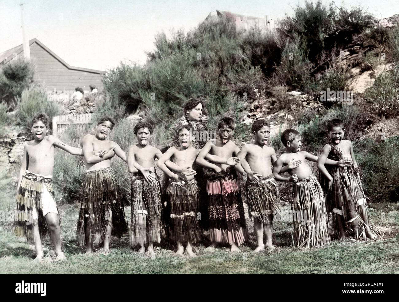 c.1900 New Zealand - Maori boys in grass skirts Stock Photo - Alamy