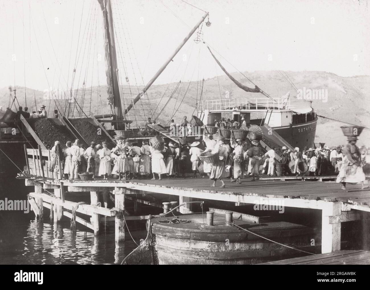 Loading ship 19th century hi-res stock photography and images - Alamy