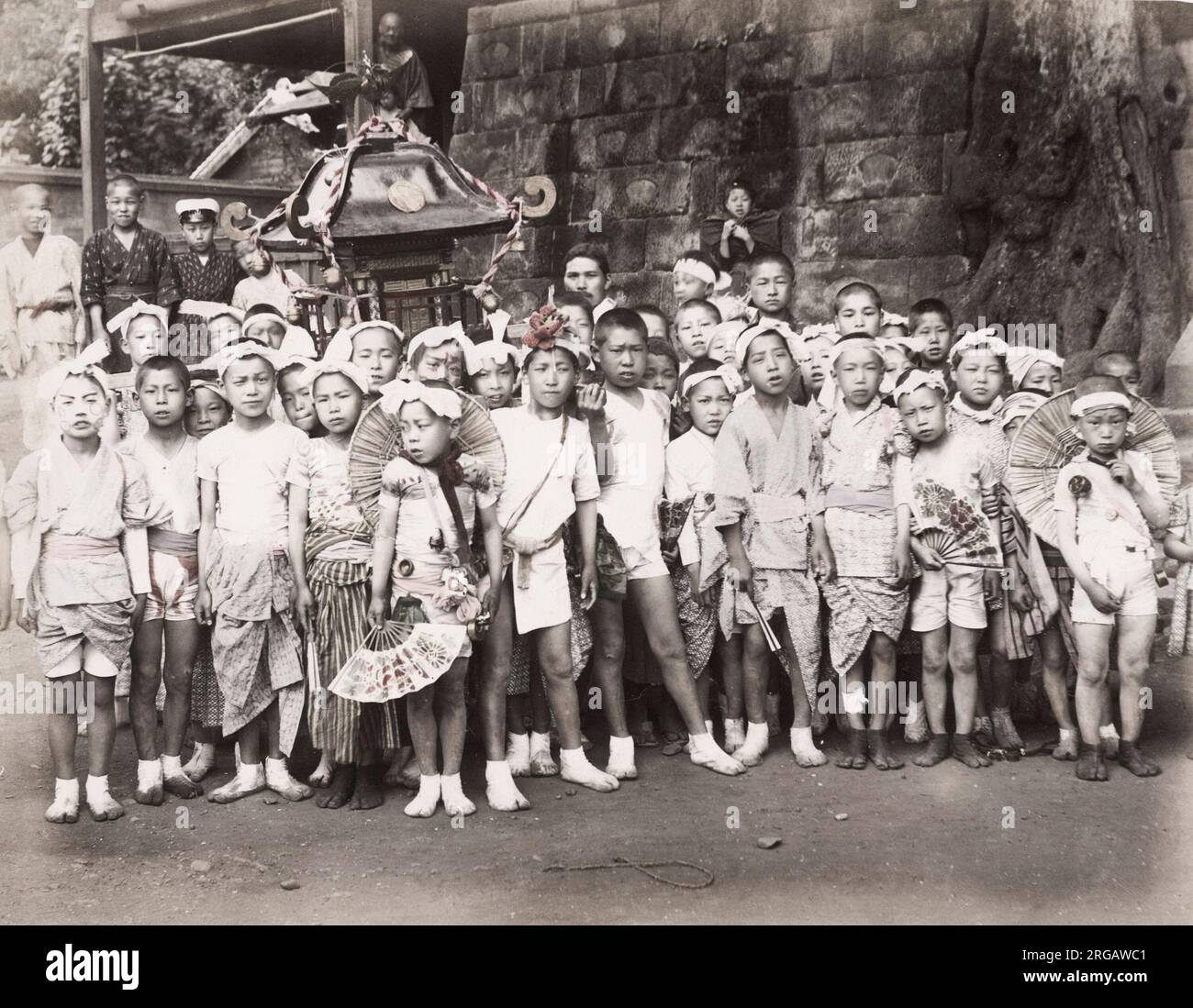 Archival photo of japanese children hi-res stock photography and images ...