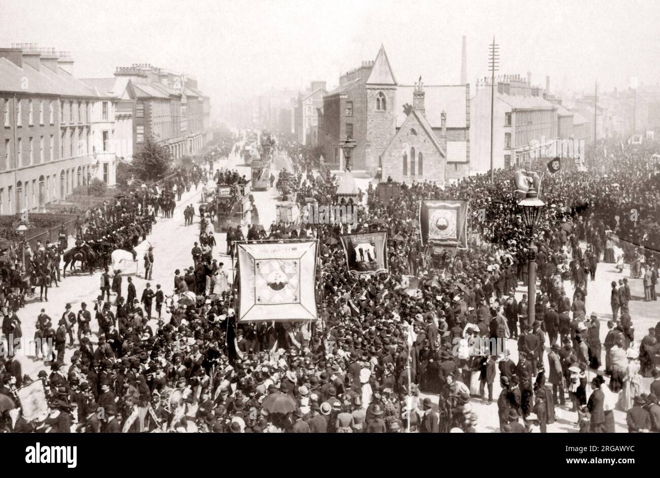 Twelfth july parade hi-res stock photography and images - Alamy