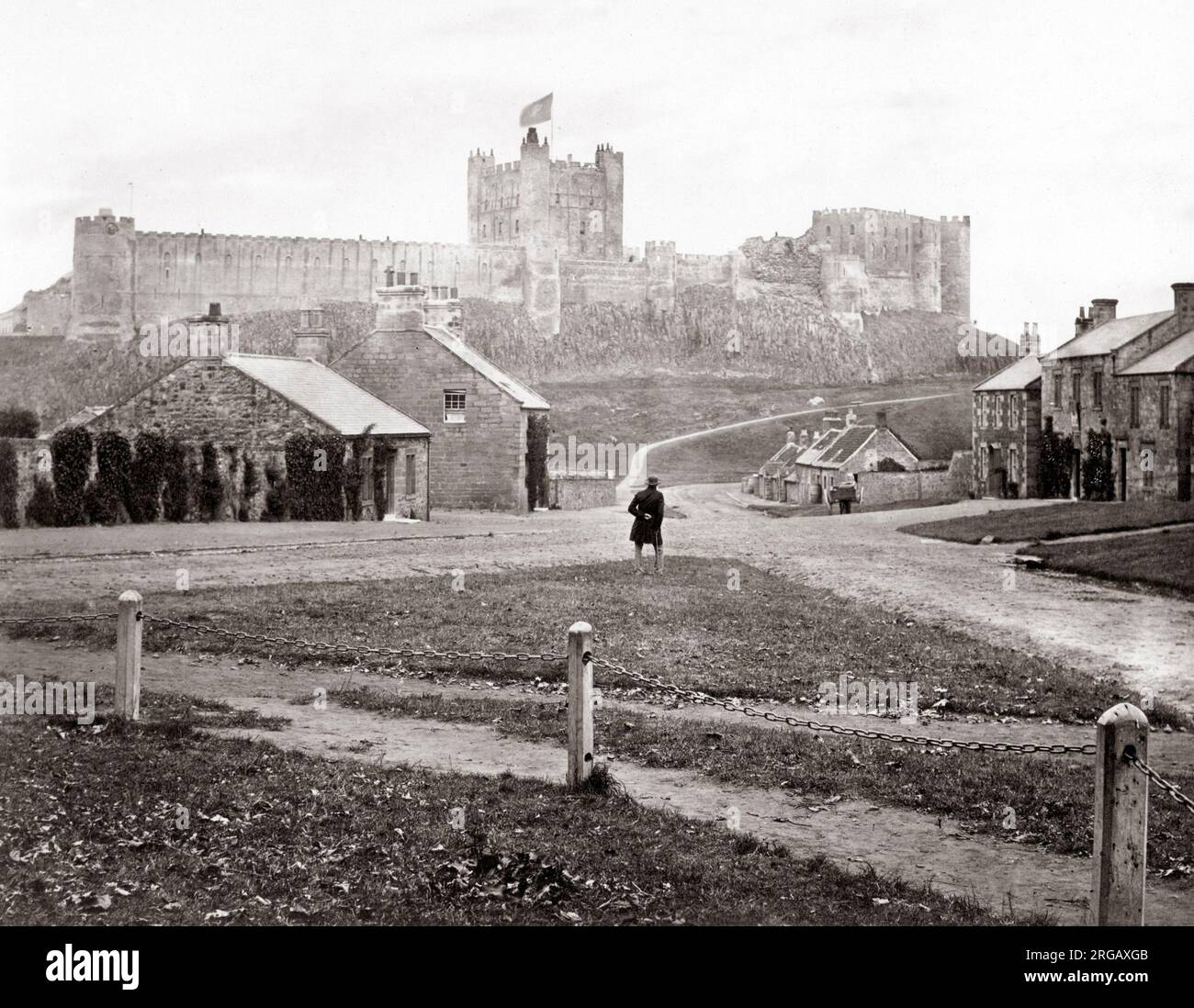 Bamborough castle hi-res stock photography and images - Alamy