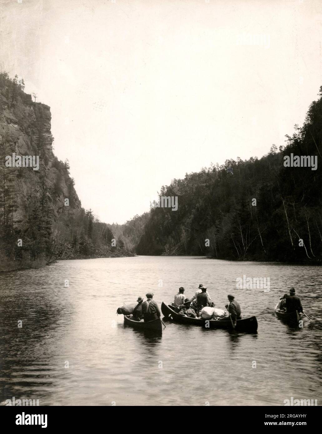 Vintage canoe hi-res stock photography and images - Alamy