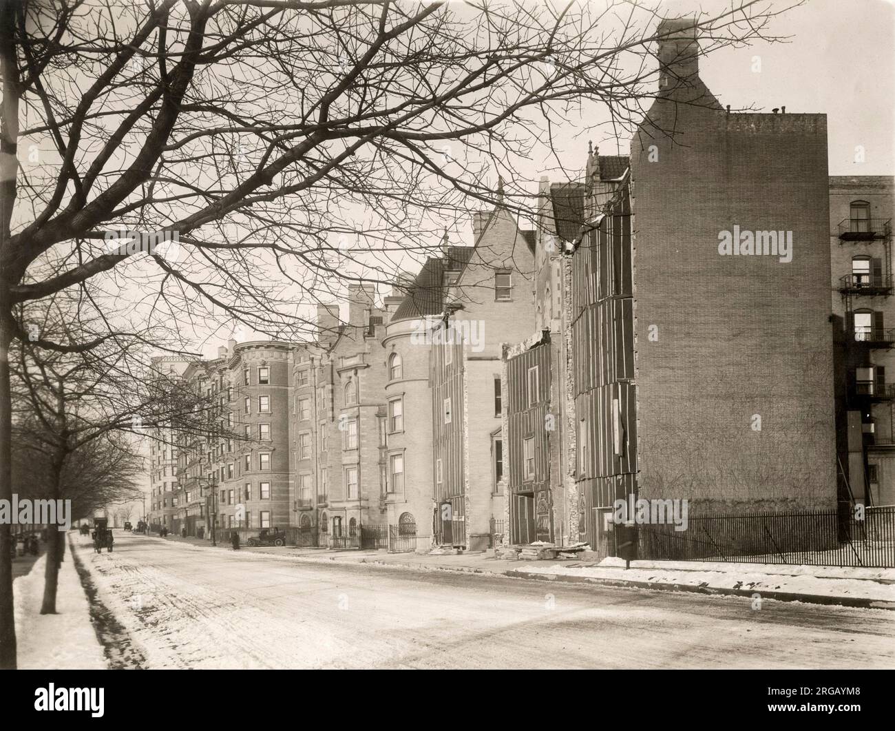 Historical riverside street hi-res stock photography and images - Alamy