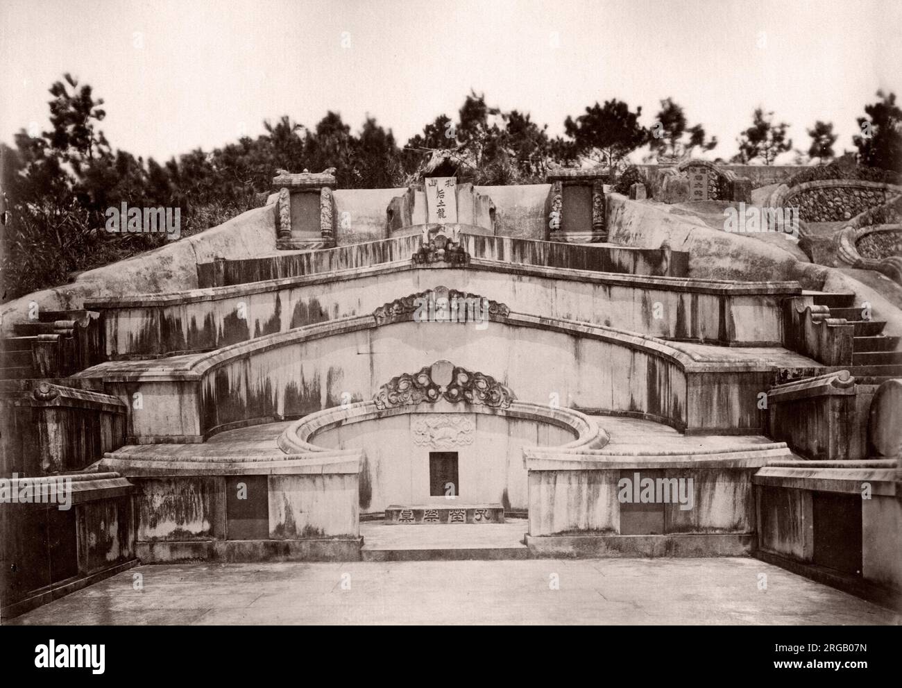 Chinese graves hi-res stock photography and images - Alamy