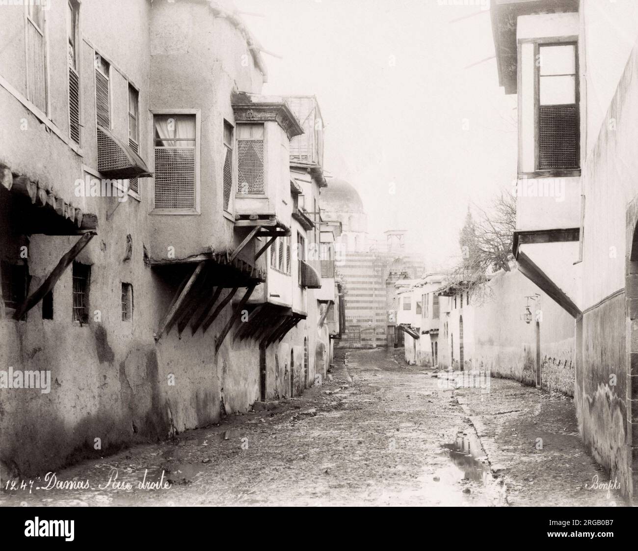 Damascus straight street hi-res stock photography and images - Alamy