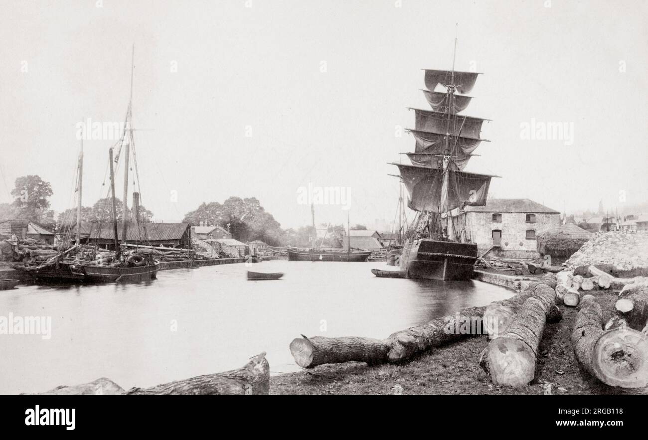 Old timber wharf hi-res stock photography and images - Alamy