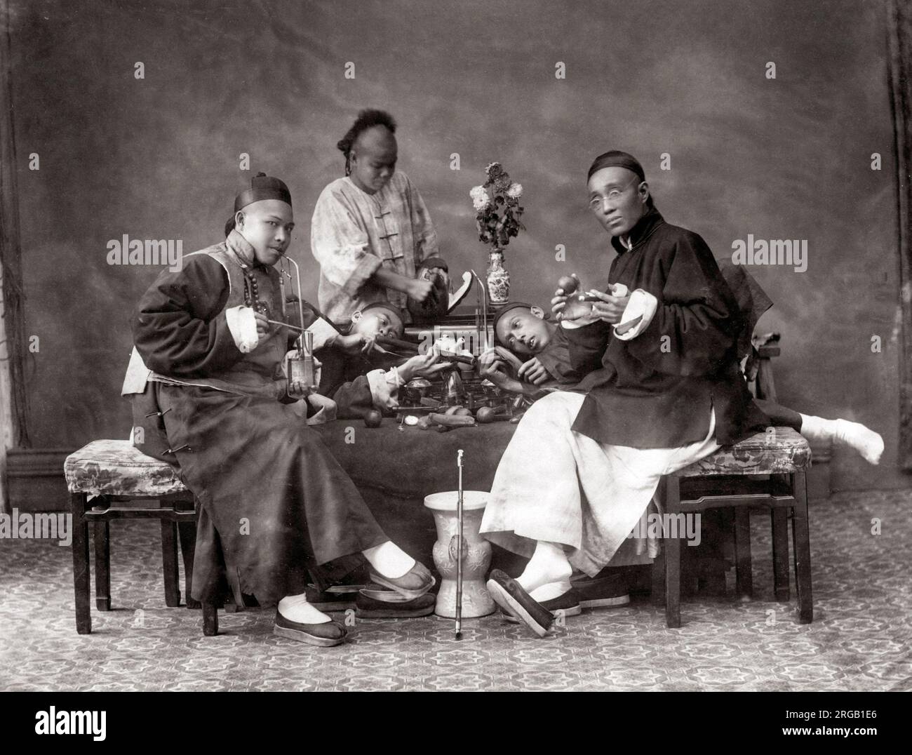 Vintage photo of chinese men hi-res stock photography and images - Alamy