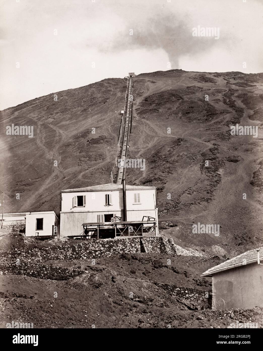 Railway shelter hi-res stock photography and images - Alamy