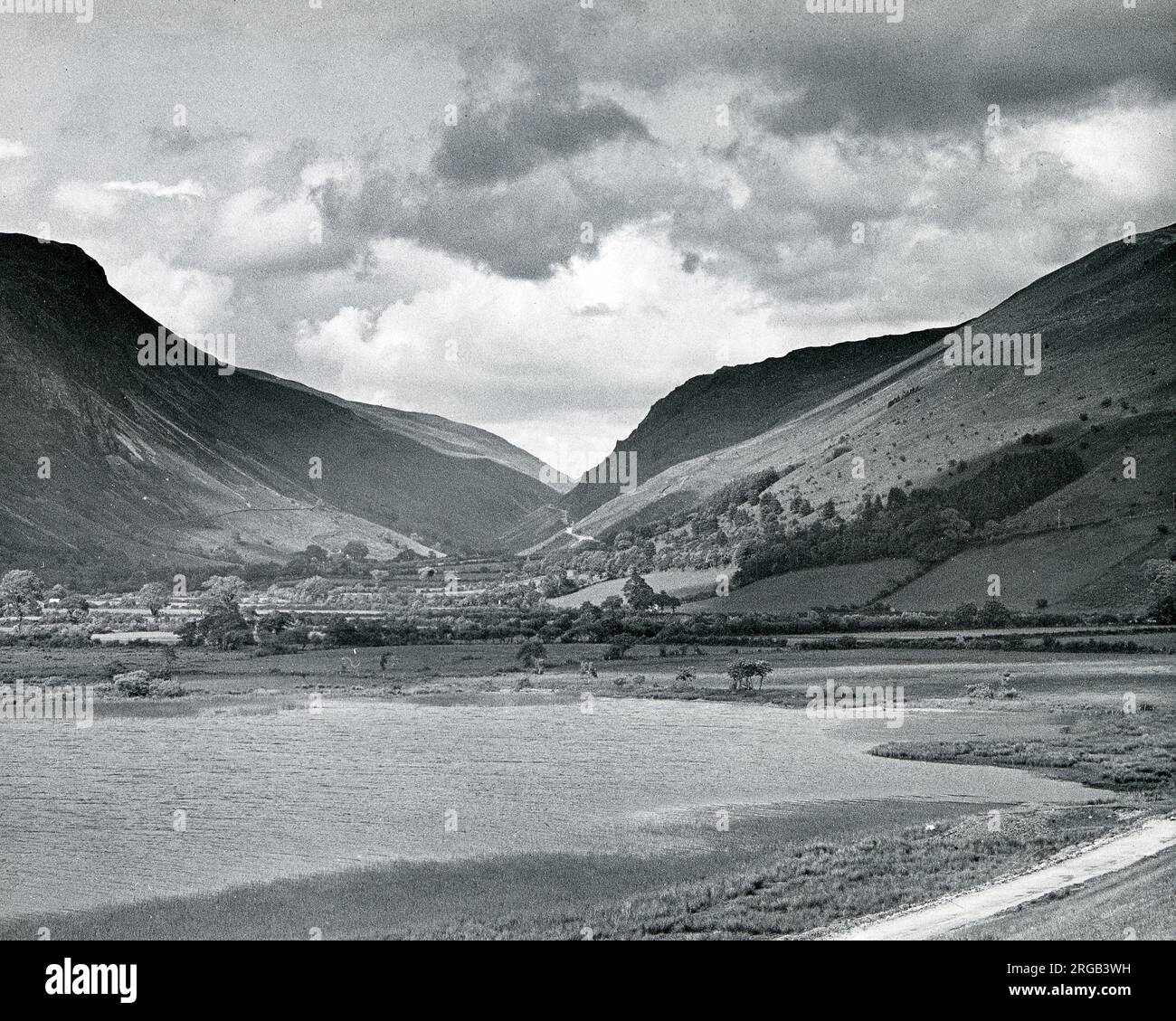 Tal-y-Llyn Lake and Pass, North Wales Stock Photo - Alamy