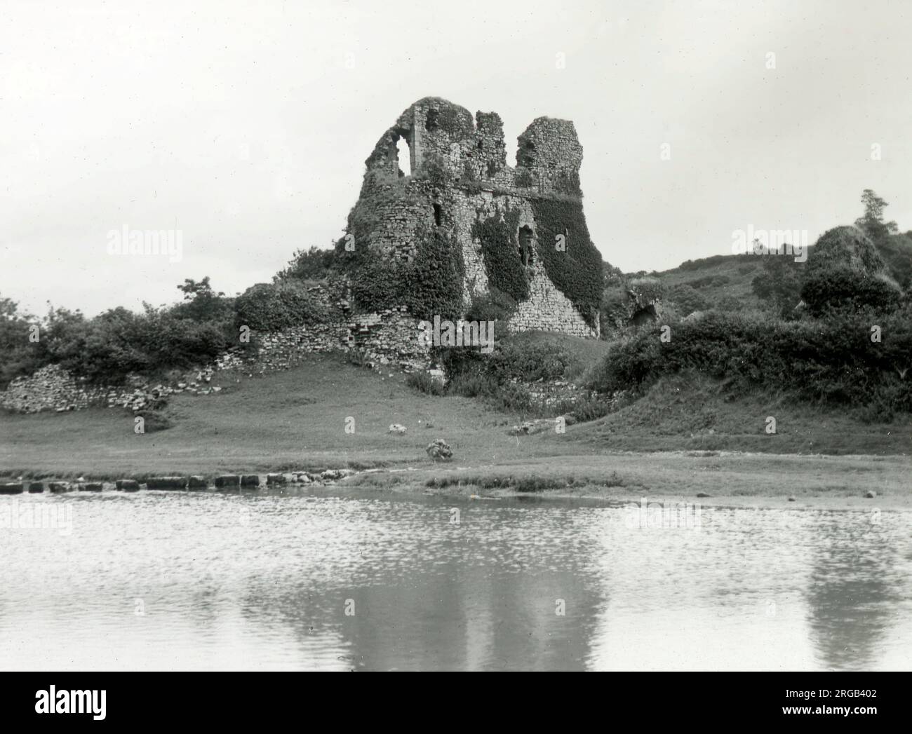 Ruined castle ruin hi-res stock photography and images - Alamy