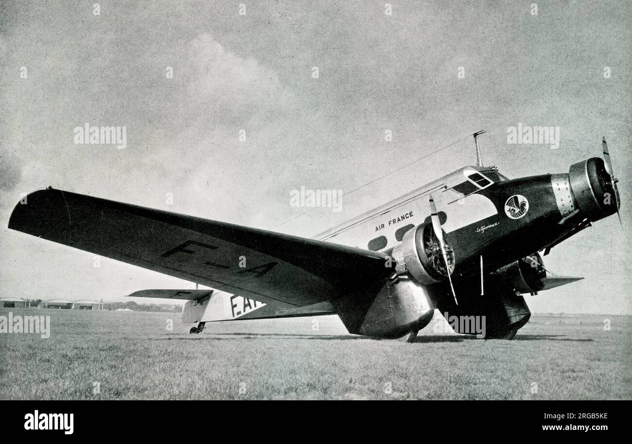 1930s monoplane hi-res stock photography and images - Alamy