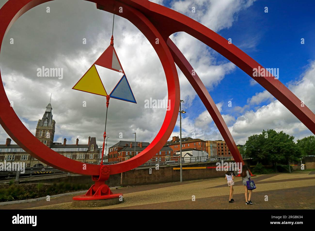 The newport wave steel sculpture by peter fink hi-res stock photography ...