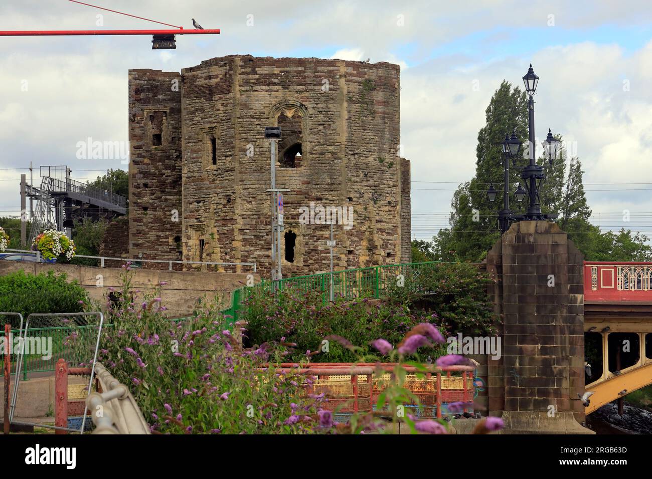 Newport castle wales hi-res stock photography and images - Alamy