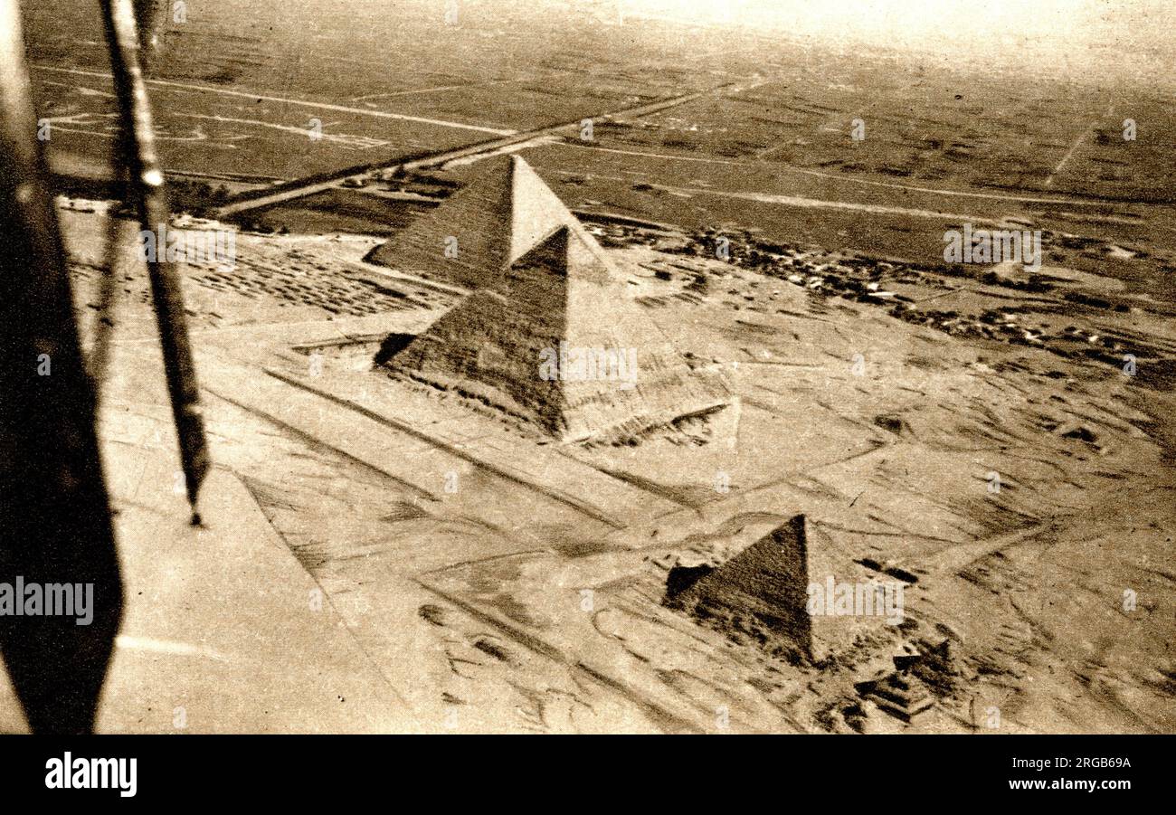 Pyramids of giza aerial view hi-res stock photography and images - Alamy
