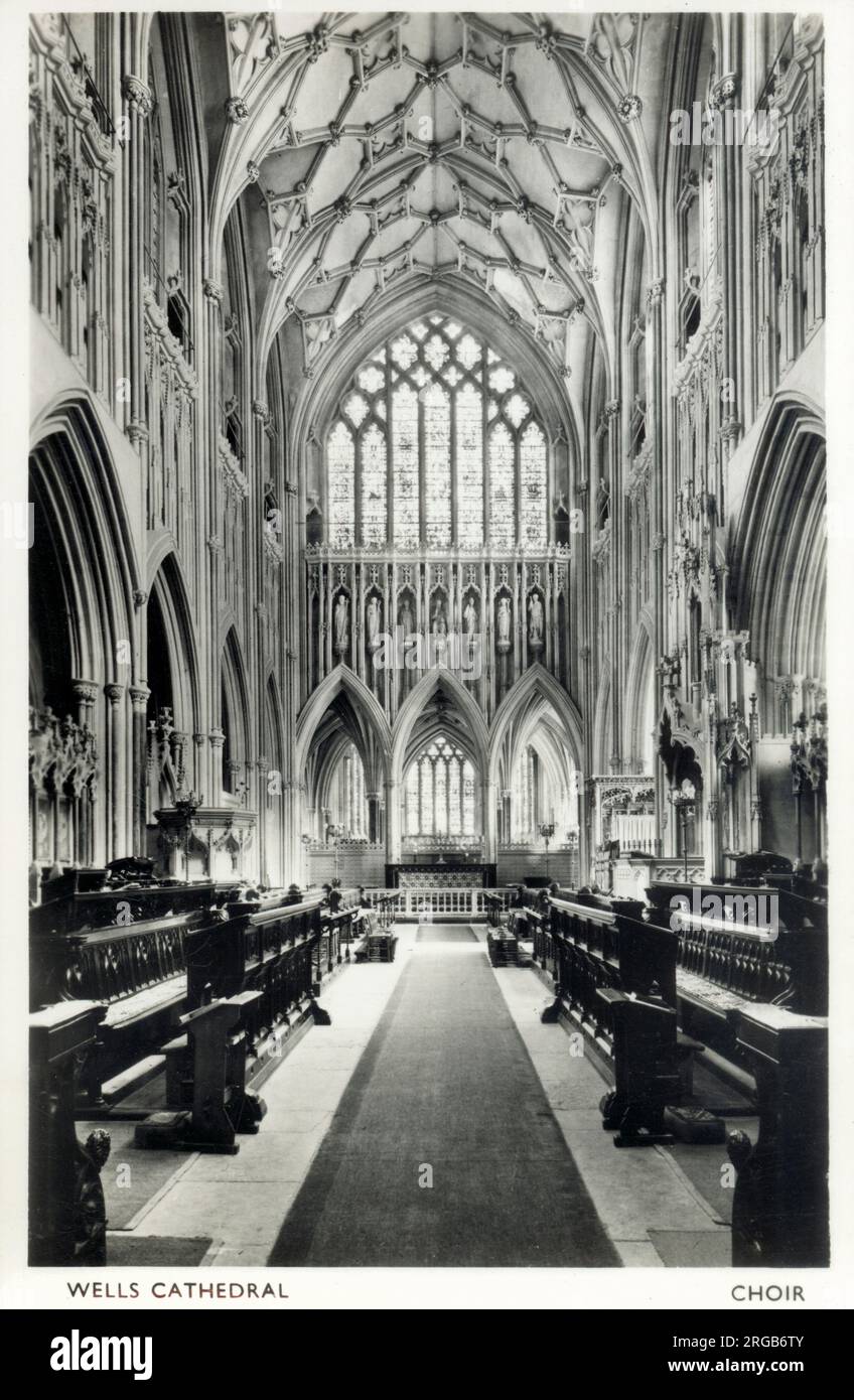 Altar wells cathedral hi-res stock photography and images - Alamy