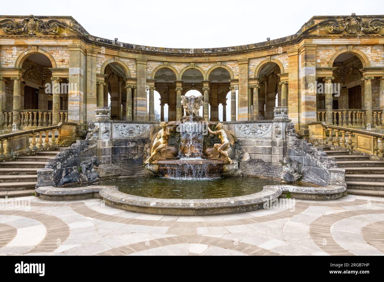 The Nymphs fountain at the Loggia, Italian Garden, Hever Castle, Kent ...
