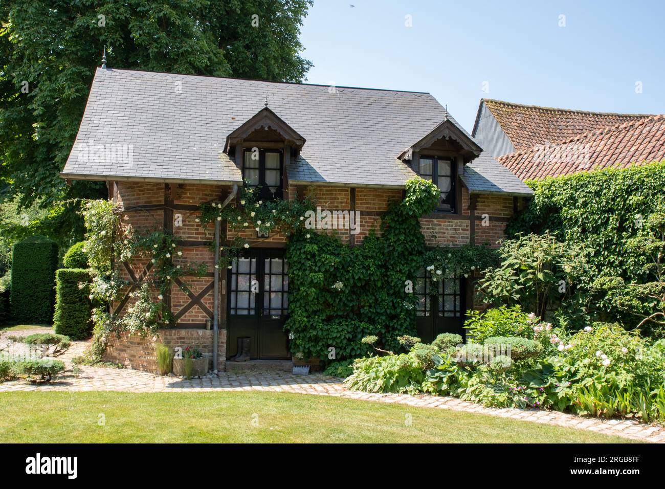 Brick infil hi-res stock photography and images - Alamy