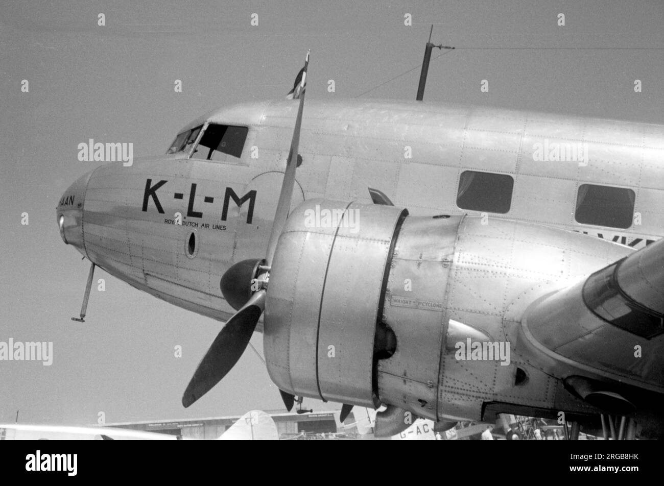 Dc aircraft wing fuselage hi-res stock photography and images - Alamy