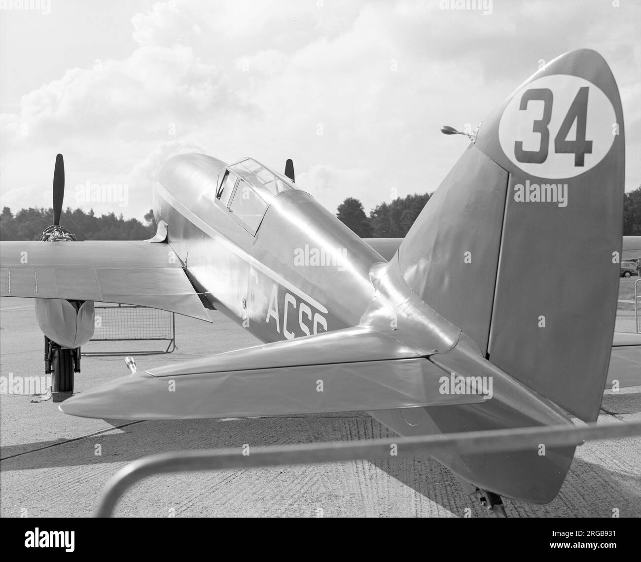de Havilland DH.88 Comet G-ACSS 'Grosvenor House' (msn 1996), with race ...