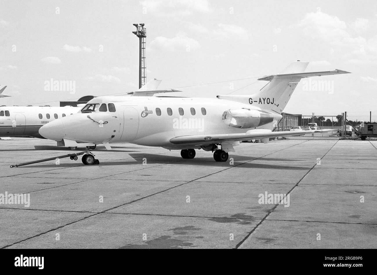 Hawker Siddeley HS-125-403B G-AYOJ (msn 25246), of Hawker Siddeley Aviation Ltd., at London ...