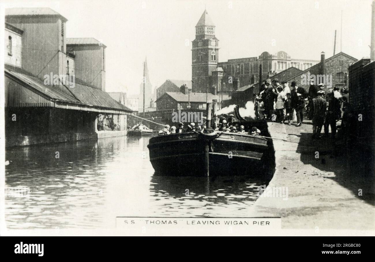 The SS Thomas leaving Wigan Pier (a former wharf) on the Leeds ...