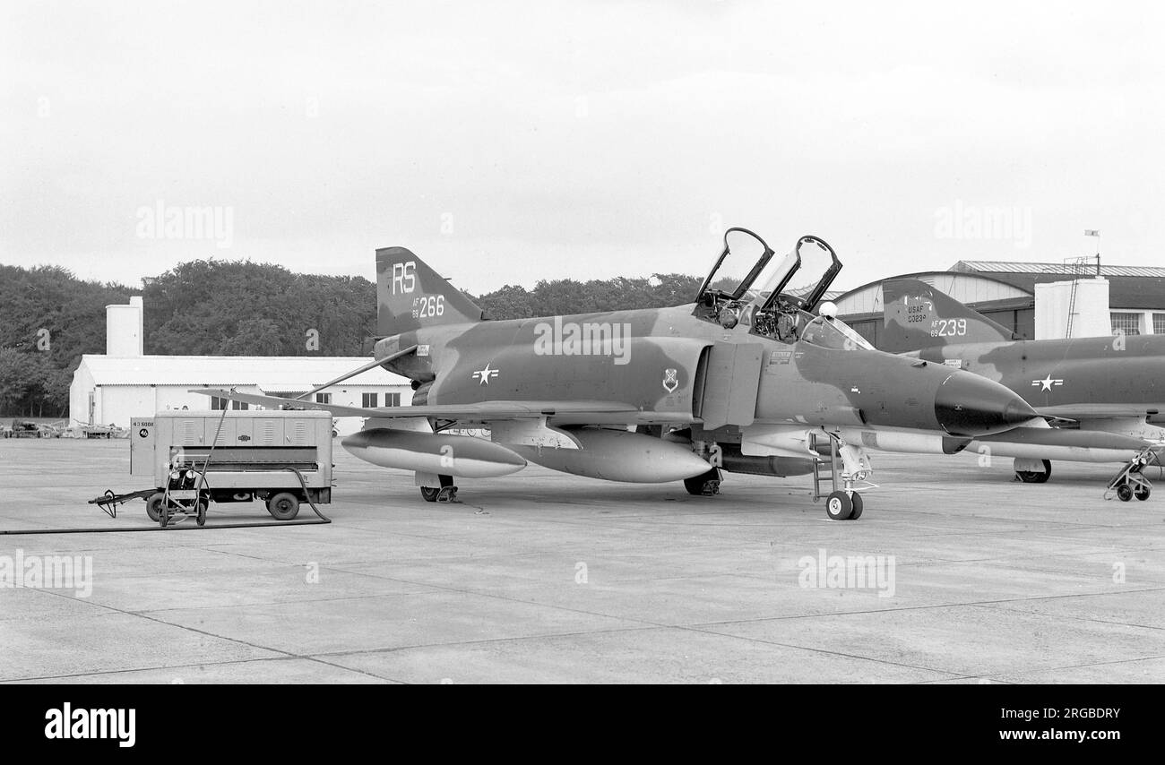Air air raf phantom aircraft hi-res stock photography and images - Alamy
