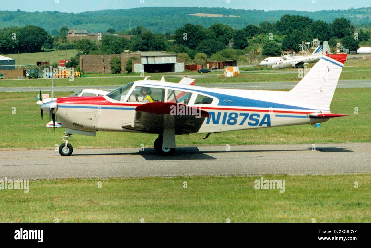 Piper cherokee arrow ii hi-res stock photography and images - Alamy