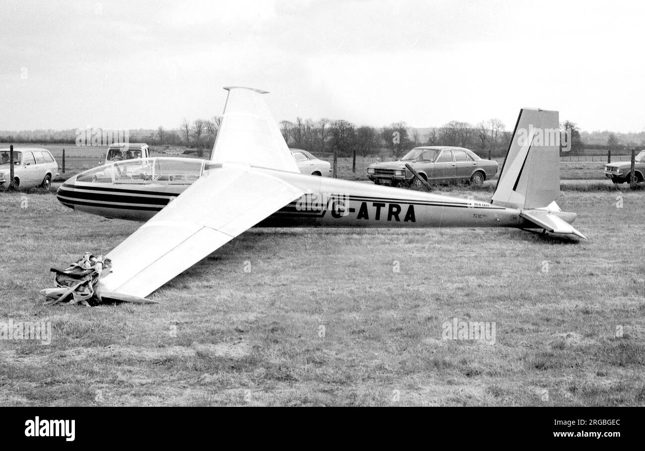 Let L-13 Blanik G-ATRA (msn 173304), all-metal training glider Stock ...