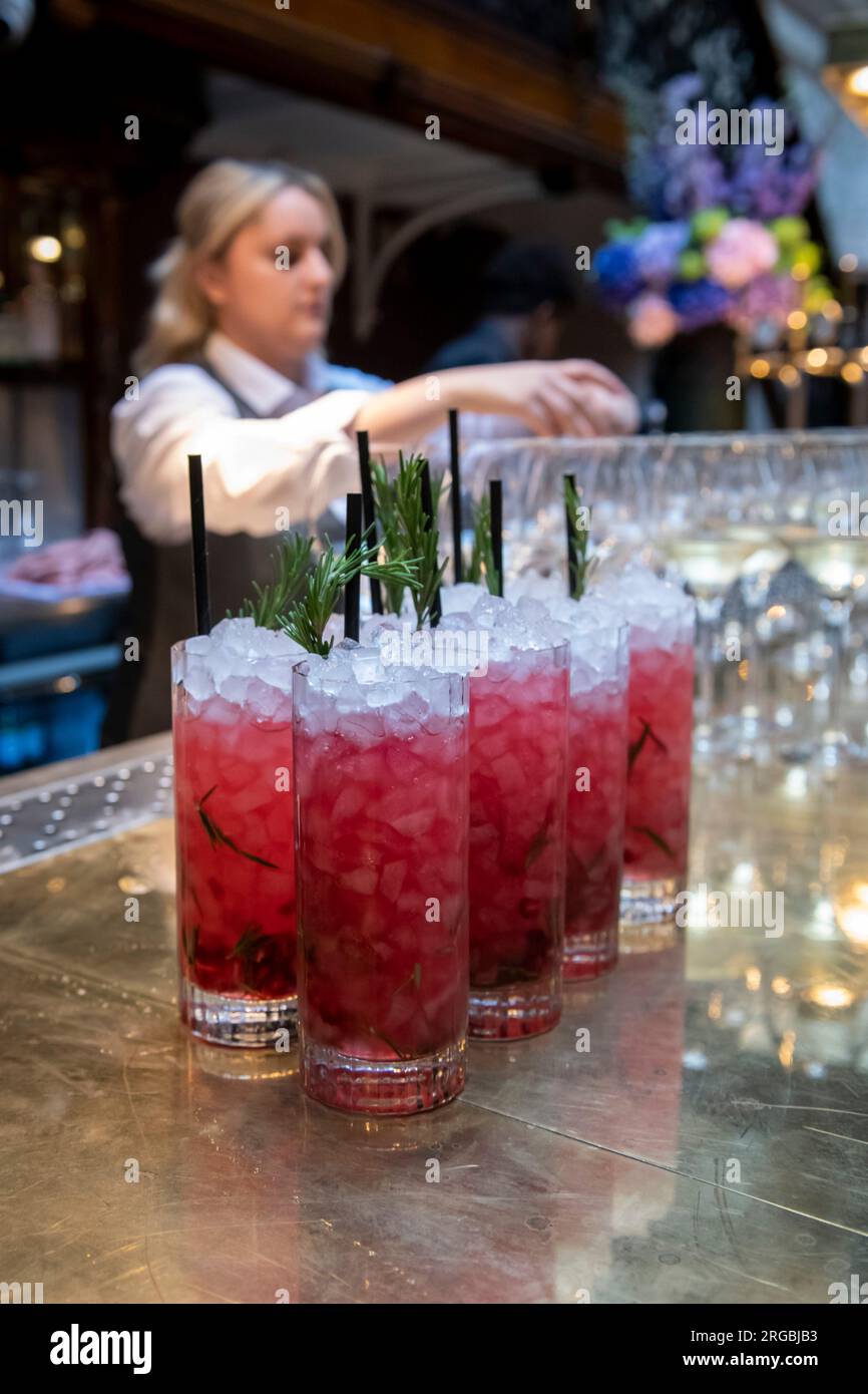 Maddox Tavern in Mayfair Stock Photo - Alamy