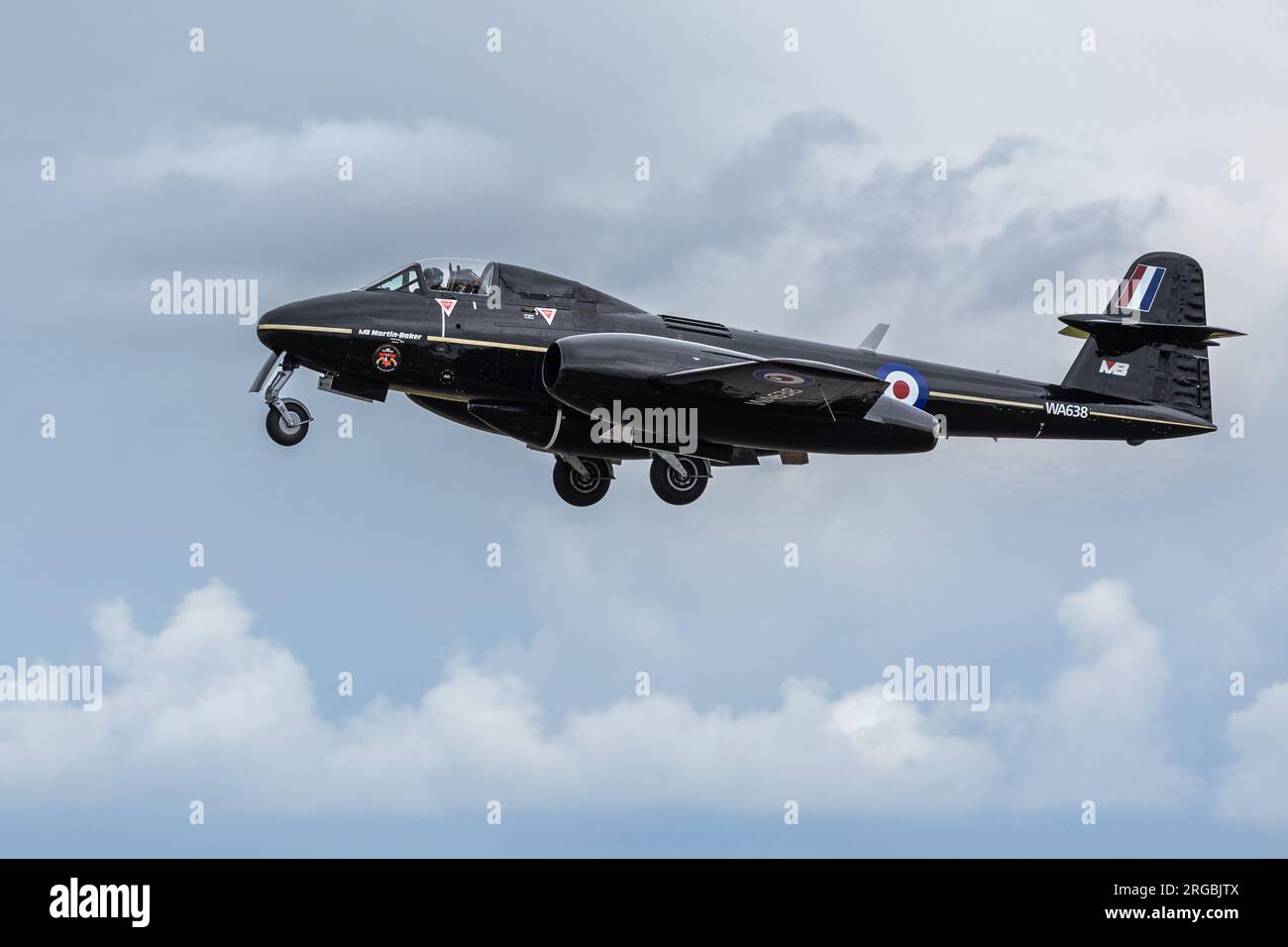 Martin-Baker Gloster Meteor ‘WA638’ arriving at RAF Fairford for the ...