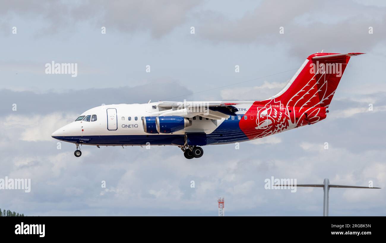 QinetiQ British Aerospace BAe 146-100/Avro RJ70, arriving at RAF ...