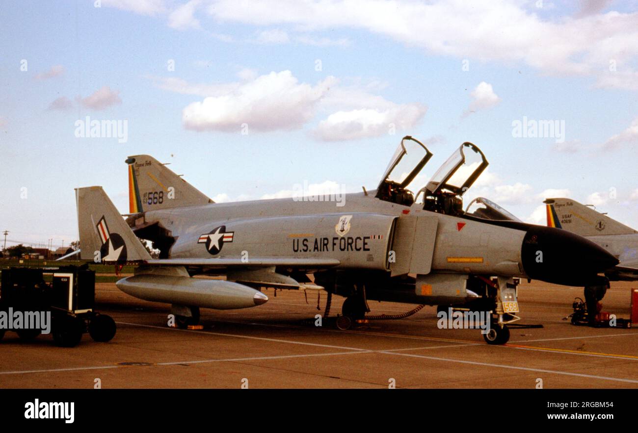 United States Air Force (USAF) - McDonnell F-4C-19-MC Phantom 63-7568 ...