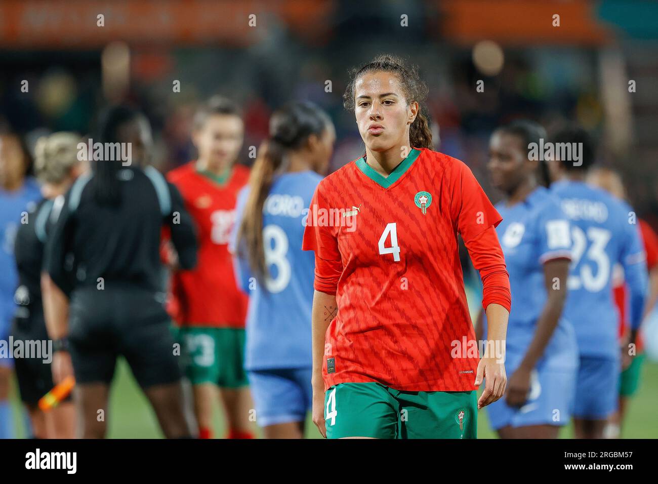 Football action shots hi-res stock photography and images - Alamy