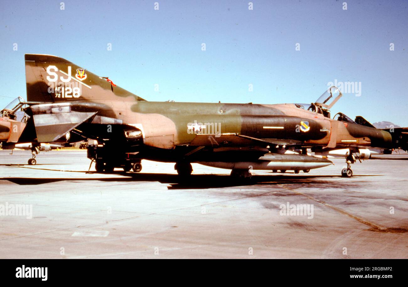 72 0128 hi-res stock photography and images - Alamy