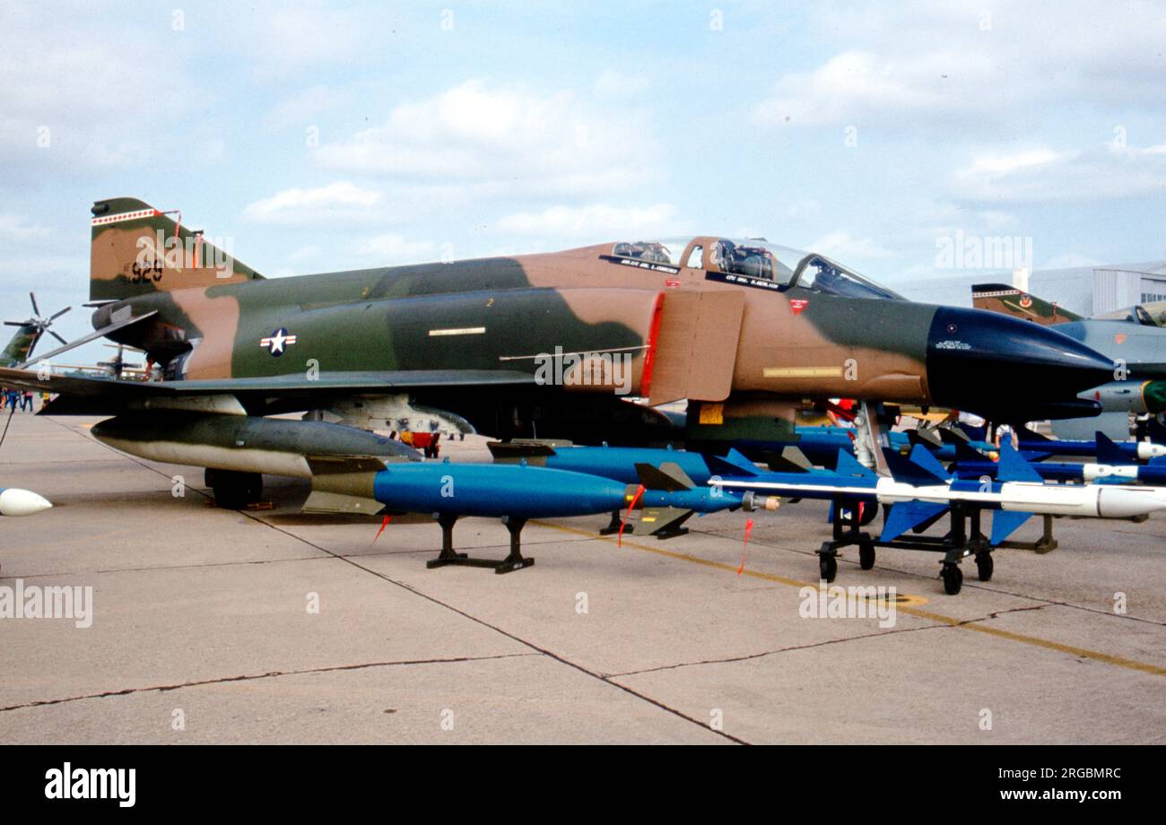 United States Air Force (USAF) - McDonnell F-4D-24-MC Phantom 64-0929 ...