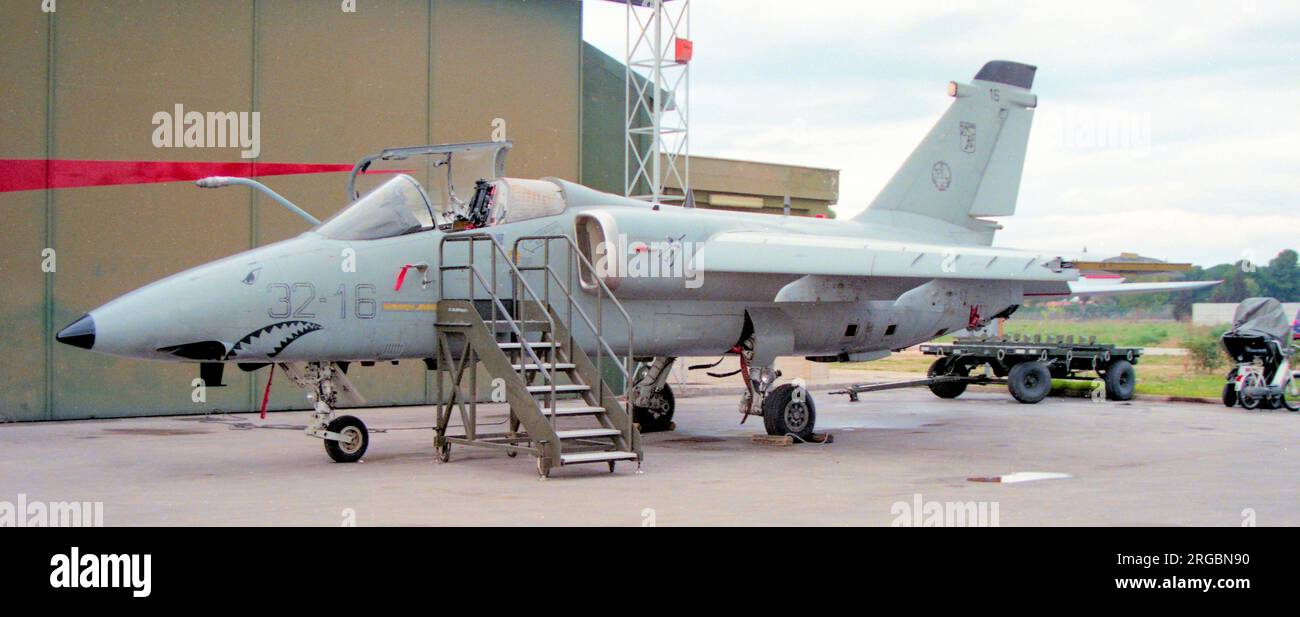 Aeronautica Militare - AMX international AMX MM7187 / 32-16 (msn IX099 ...
