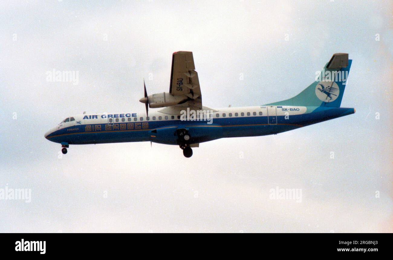 ATR 72-202 SX-BAO (msn 326), of Air Greece, on approach to Athens ...