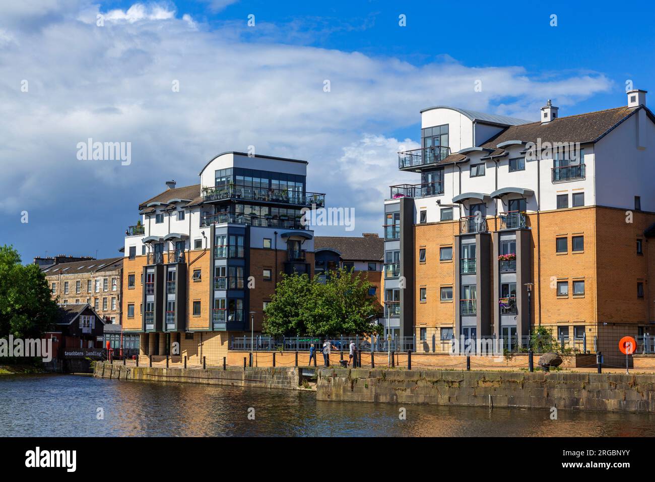 Edinburgh housing leith hi-res stock photography and images - Alamy