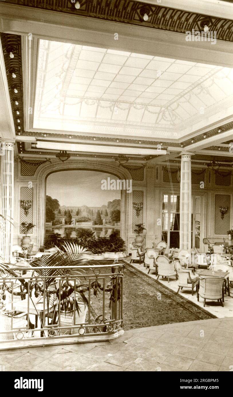 RMS Berengaria, Palm Court Stock Photo - Alamy