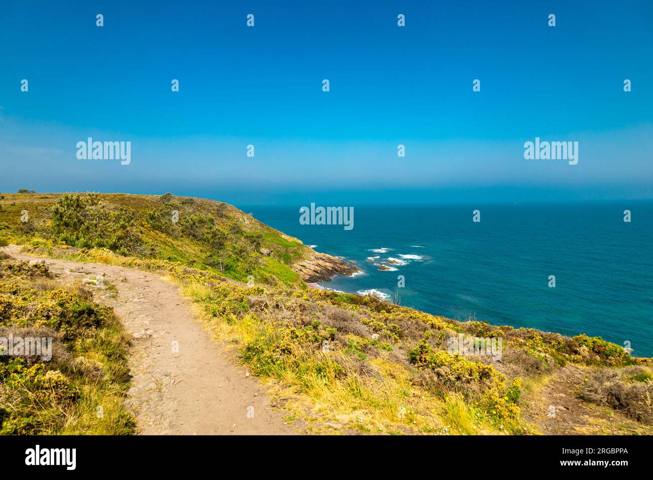 On the road in beautiful Brittany with all its highlights - France ...