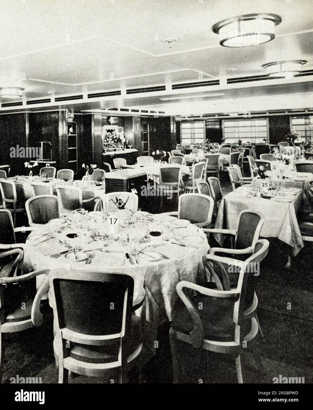 RMS Parthia, Restaurant, January 1949 Stock Photo - Alamy