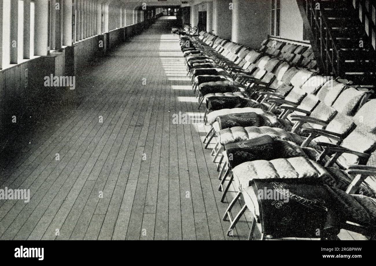 RMS Queen Mary, Enclosed Promenade Deck, January 1949 Stock Photo - Alamy RMS Queen Mary, Enclosed Promenade Deck, January 1949 Stock Photo - Alamy