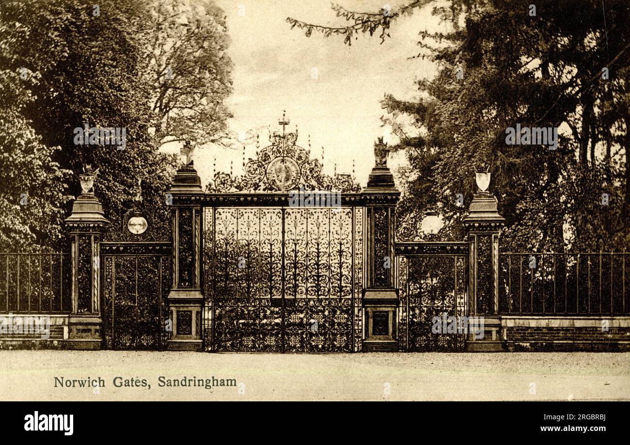 Norwich gates hi-res stock photography and images - Alamy