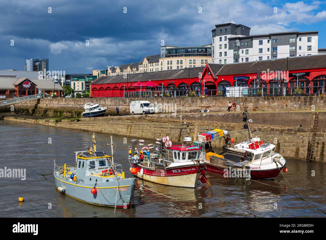 Newhaven edinburgh hi-res stock photography and images - Alamy