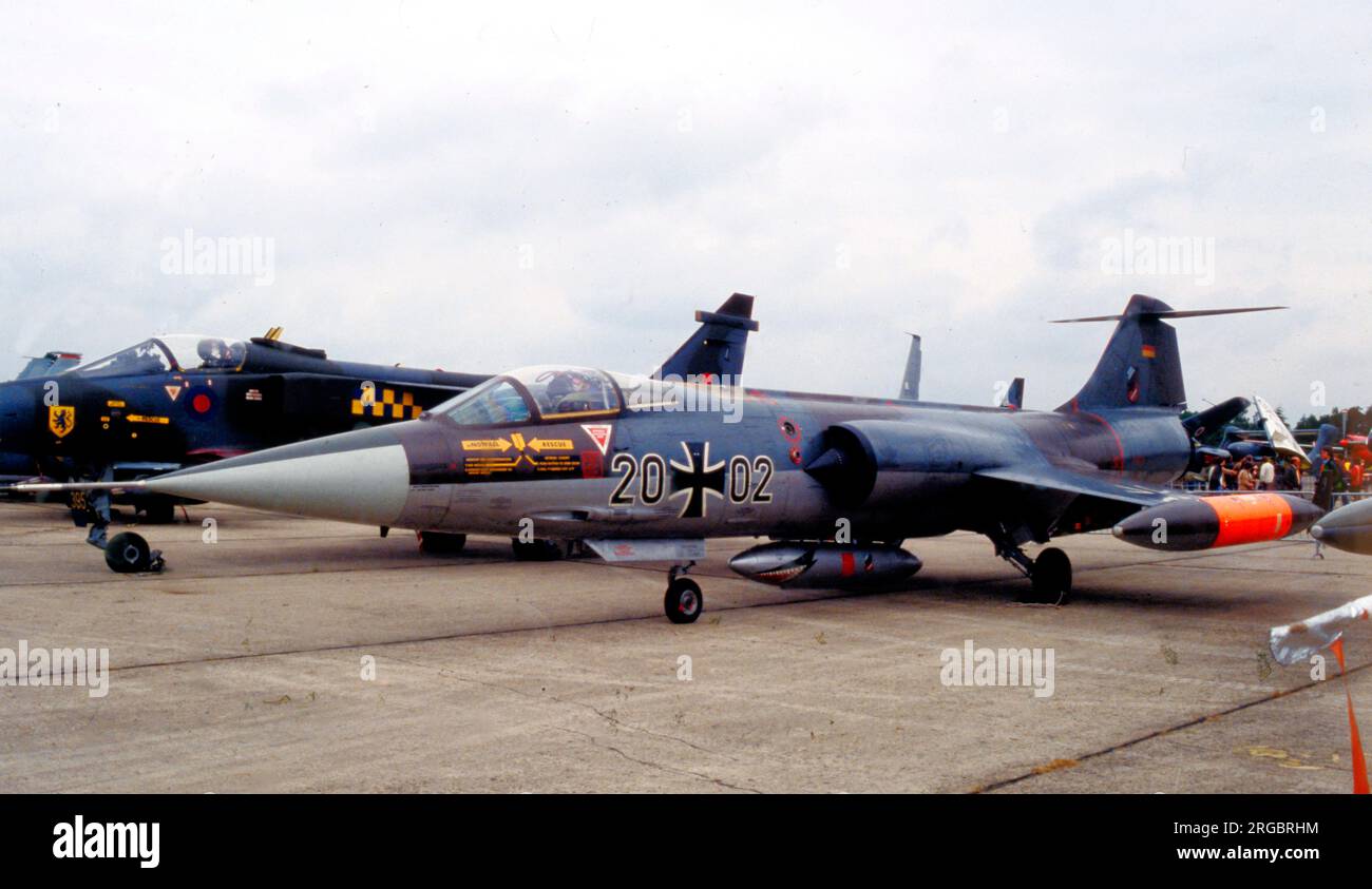 Luftwaffe - Lockheed F-104G Starfighter 20+02 (msn 683-2002), at RAF ...