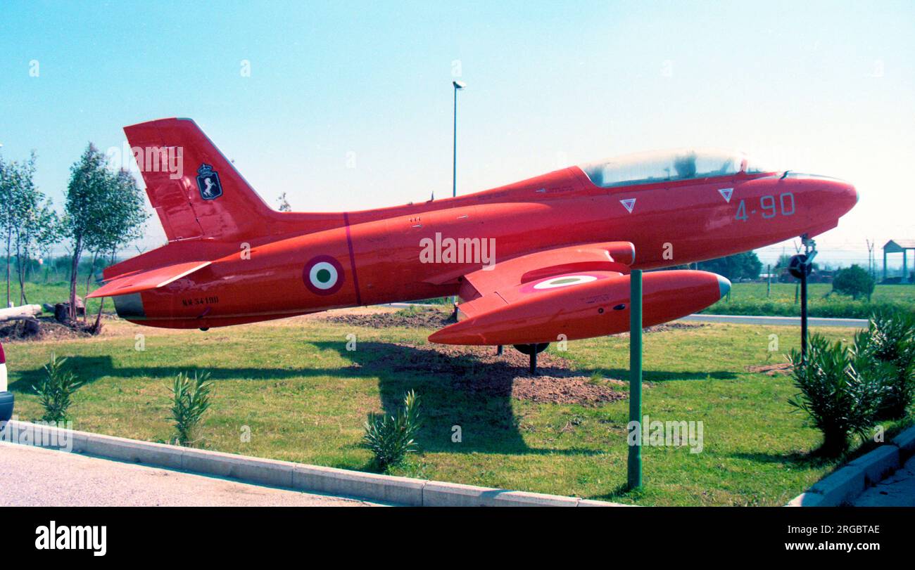 Aermacchi MB-326E MM54190 / 4-90 (msn 6195/40), preserved at Gioia dell ...