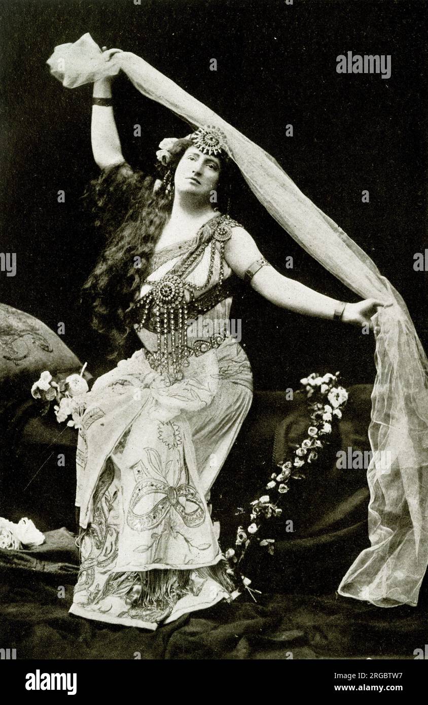 Mme Louise Kirkby Lunn, opera singer, contralto Stock Photo - Alamy