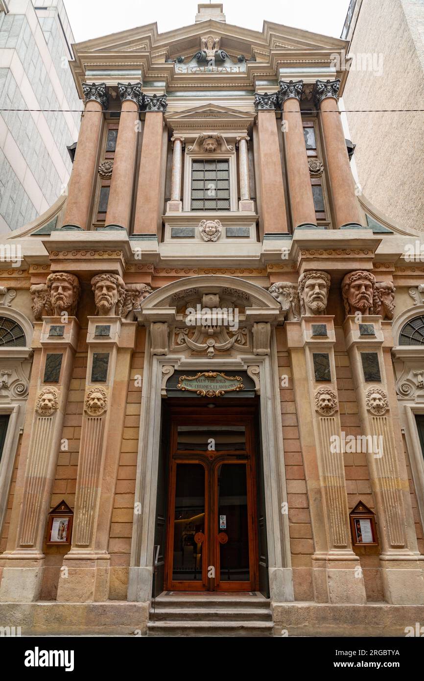 Old town saint raphael hi-res stock photography and images - Alamy