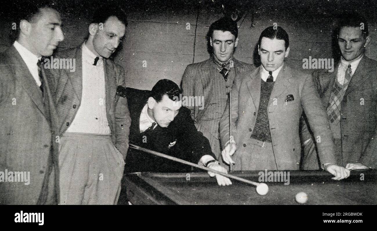 1930s boys playing billiards hi-res stock photography and images - Alamy