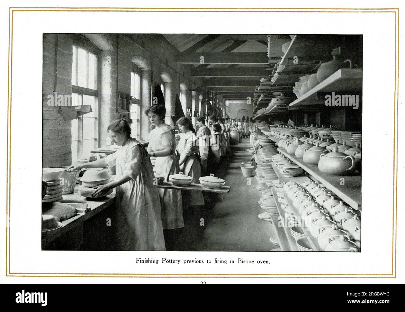 Firing pottery hi-res stock photography and images - Alamy